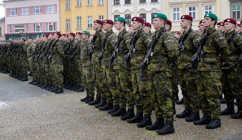 The Czech Army has grown younger, the development of the mean age based ...